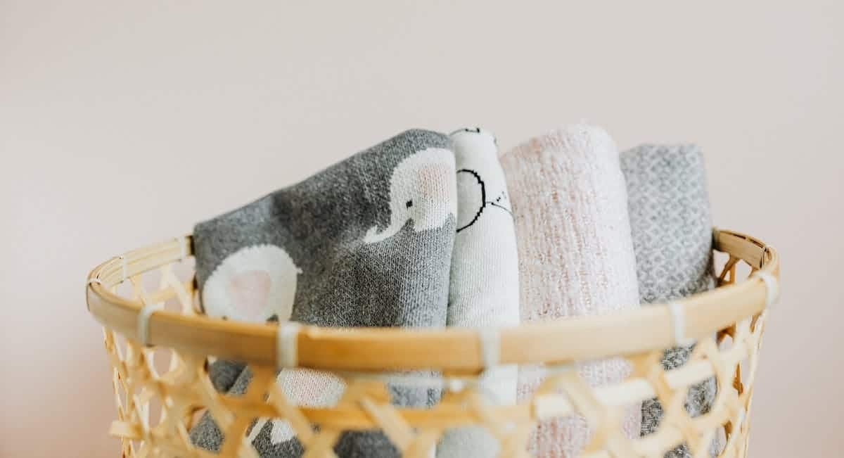 How To Sanitize Laundry Without Bleach - The Maids